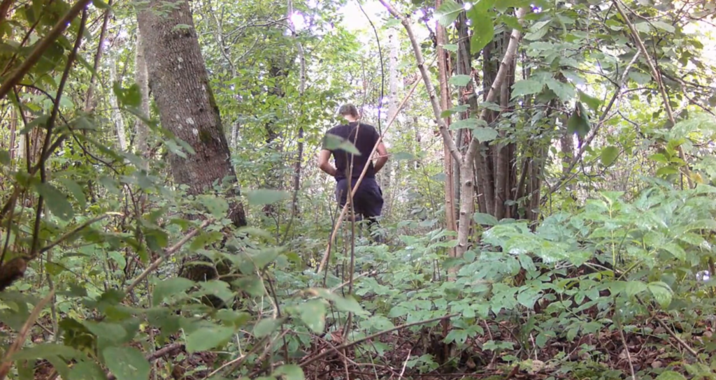 Lots of ladies squatting on the trail - The Tree Spy